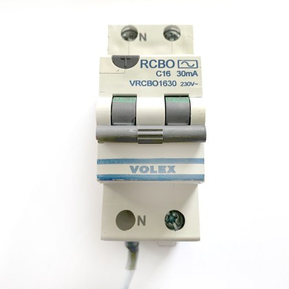 RCBO's: Volex VRCBO1630 C16 16A 16 Amp 30mA RCBO 2 Double Pole Circuit ...