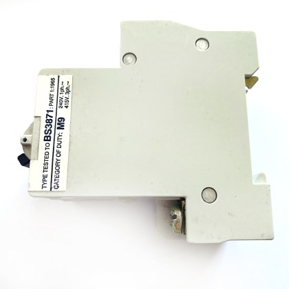 MCB's: MEM 203MB3 Memshield 1 M9 20A 20 Amp 3 Pole Phase MCB Circuit ...